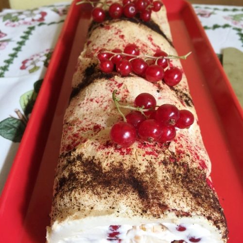 Johannisbeere-Baiser-Rolle - Typisch Französisch!