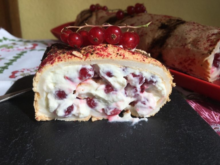 Johannisbeere-Baiser-Rolle - Typisch Französisch!